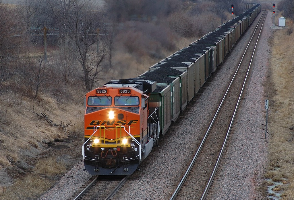 BNSF 5825, GEVO ES44AC, crawls upgrade with coal loads